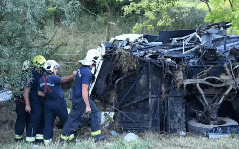 Užas u Mađarskoj: Bus putovao iz Hrvatske i prevrnuo se, osam ljudi ...